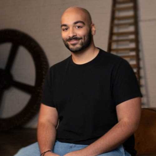 Alexander Leon Bio | Book for Speaking Engagements